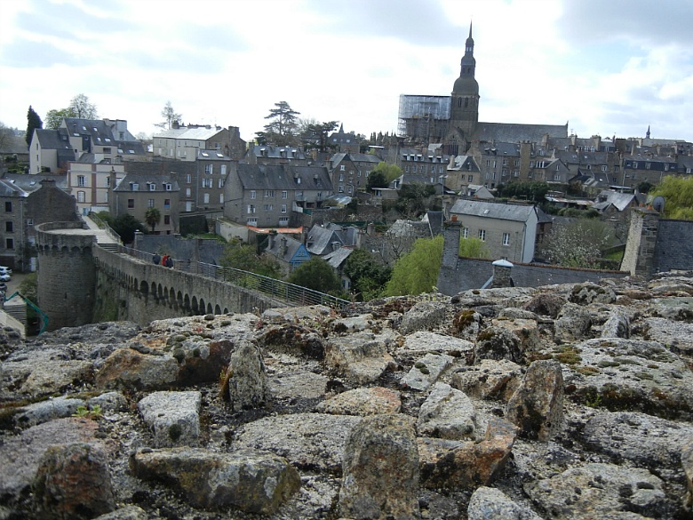 찌꺼의 여행노트: Dinan, une belle ville médiévale entourée de rempart