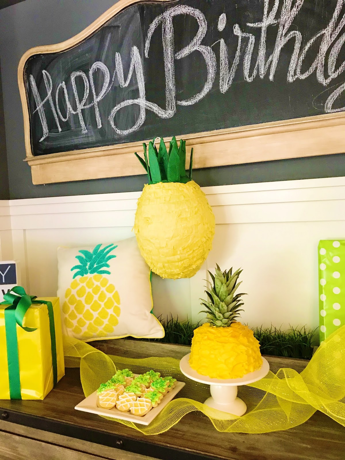 michelle paige blogs: Pineapple Party