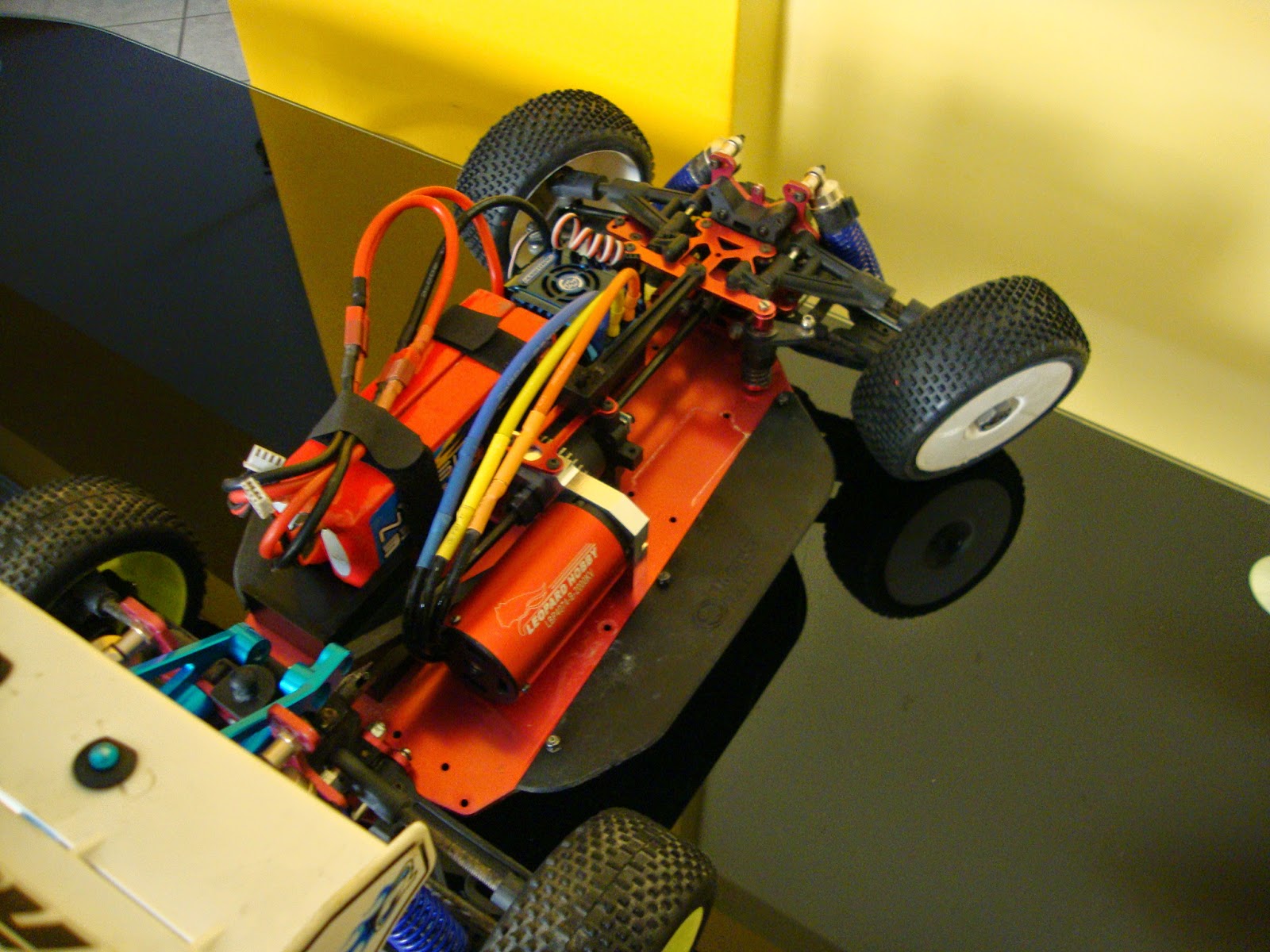 RC BRUSHLESS BLOG---: Thunder tiger eb4 s2 brushless machined conversion