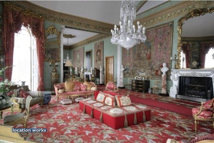 Eye For Design: Decorating With the Borne Settee