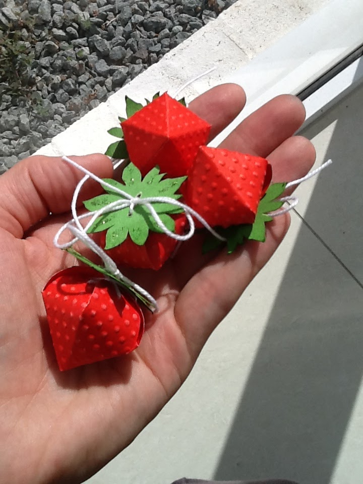 Paper Treasures by Natalia: 3D Strawberry