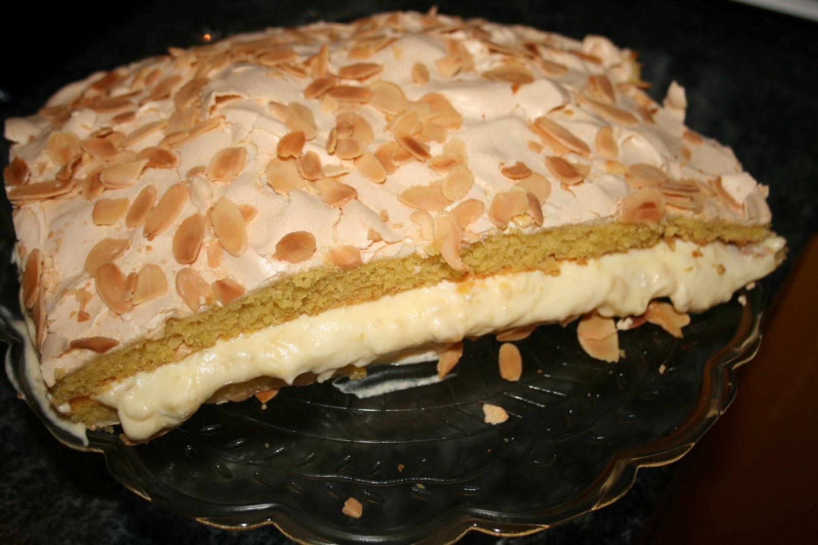 Bake prosjekter av Lene: "Verdens beste" Kvæfjord kake