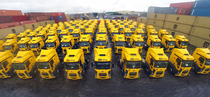 DIECIOCHO RUEDAS: MEDLOG… EL MAYOR OPERADOR DE FORD CARGO EXTRAPESADO ...