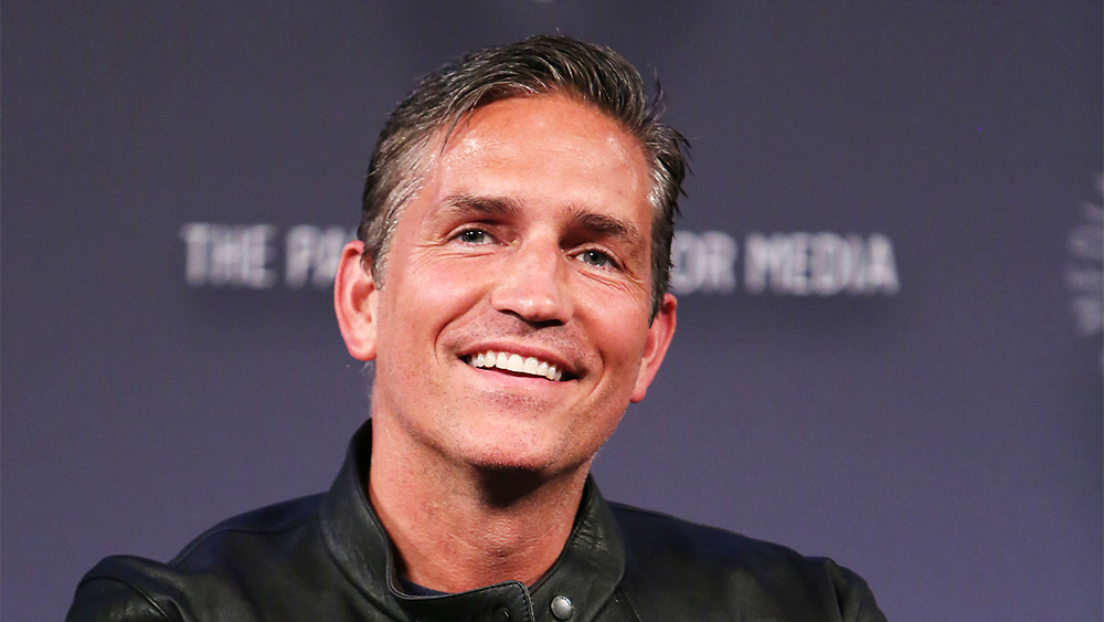 Wow Actor Jim Caviezel gives Talk on how Mary helped his Hollywood ...