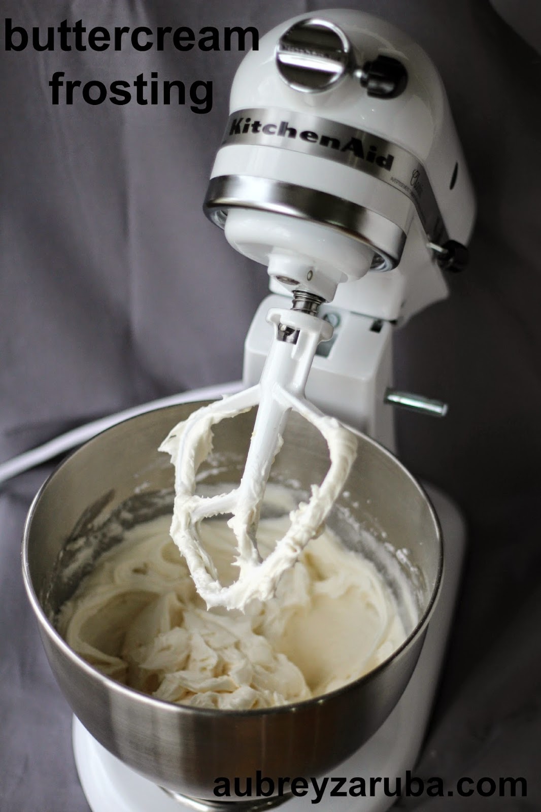 Aubrey Zaruba: foodie friday...buttercream frosting