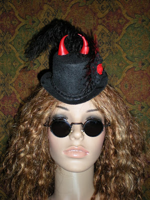 Tiny Hats Weekly: March 2011