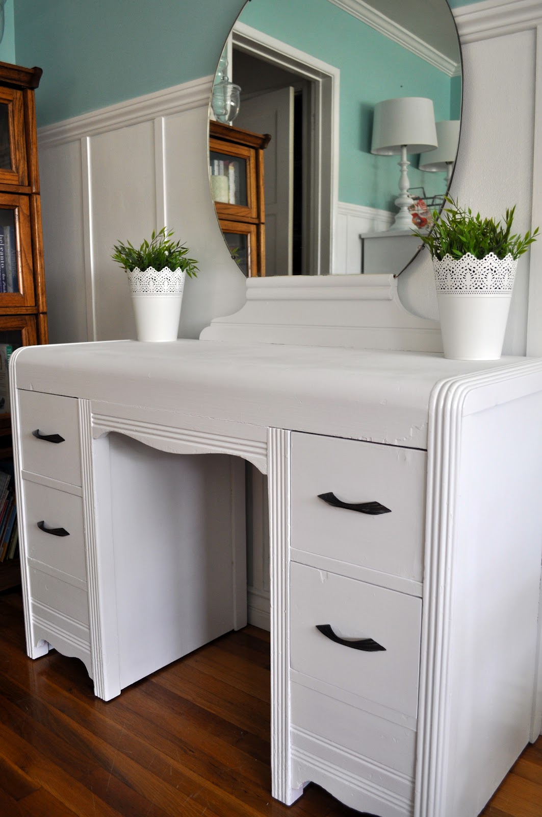 Bless{ed} Nest: {Art Deco Vanity}