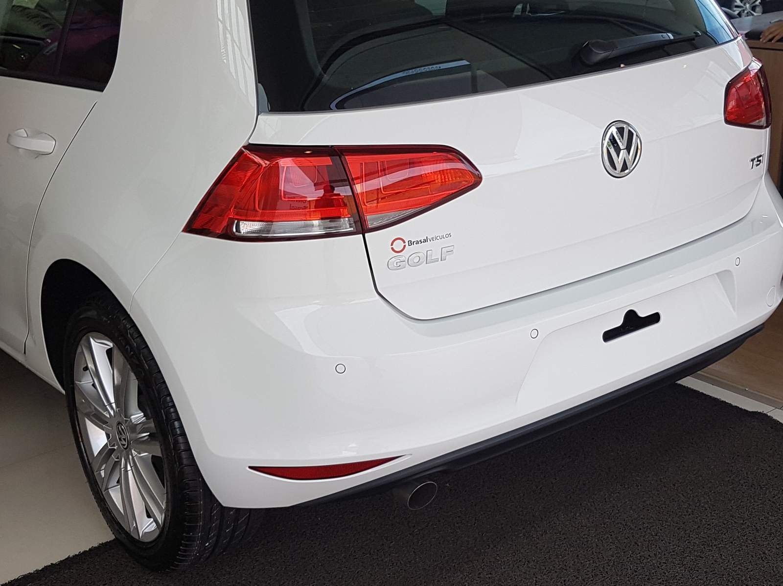 VW Golf Comfortline 1.0 TSI 2017: preço, consumo - vídeo