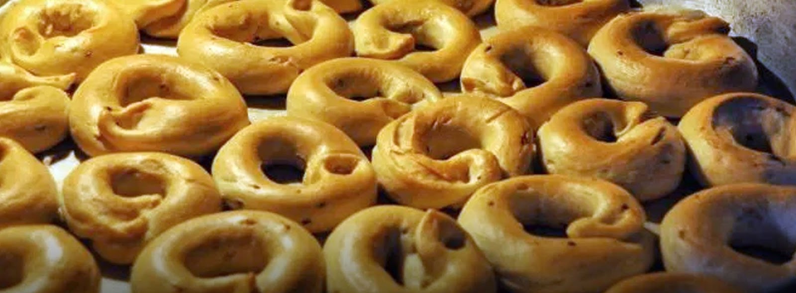 Aglio, Olio e Peperoncino: Taralli pugliesi recipe