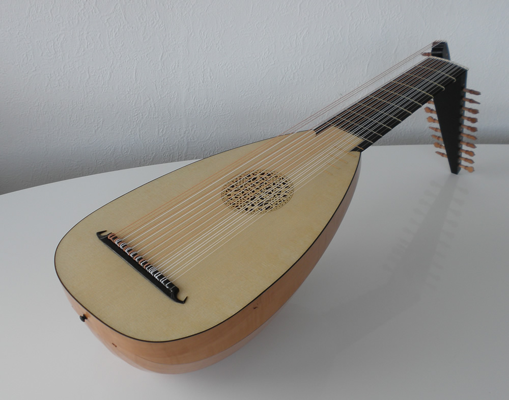 Buying a Lute: Baroque lutes