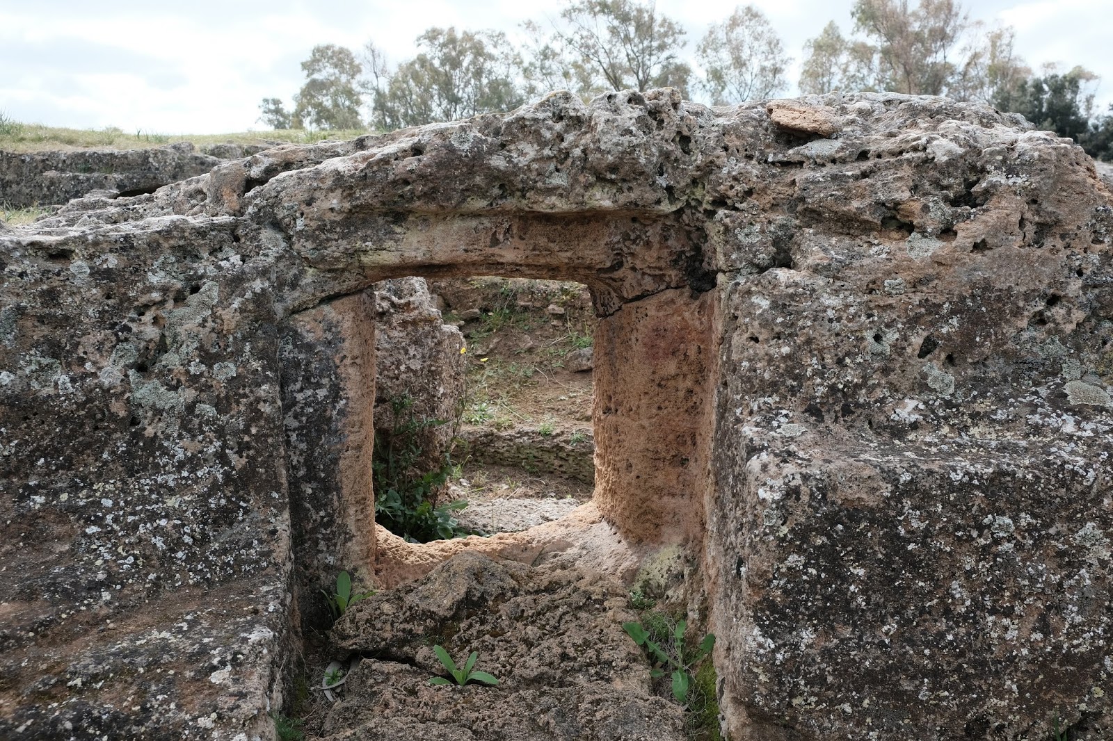 antblog: Alghero, la necropoli di Anghelu Ruju, il complesso nuragico ...