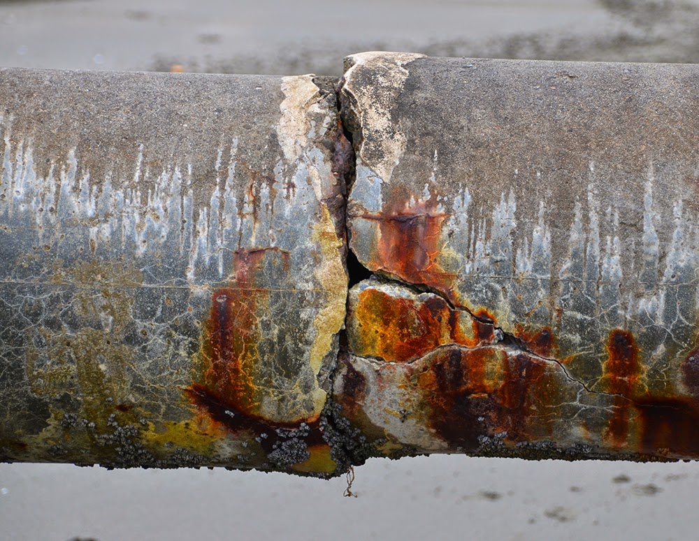 Wellington Daily Photo: #2782 ... Broken Water