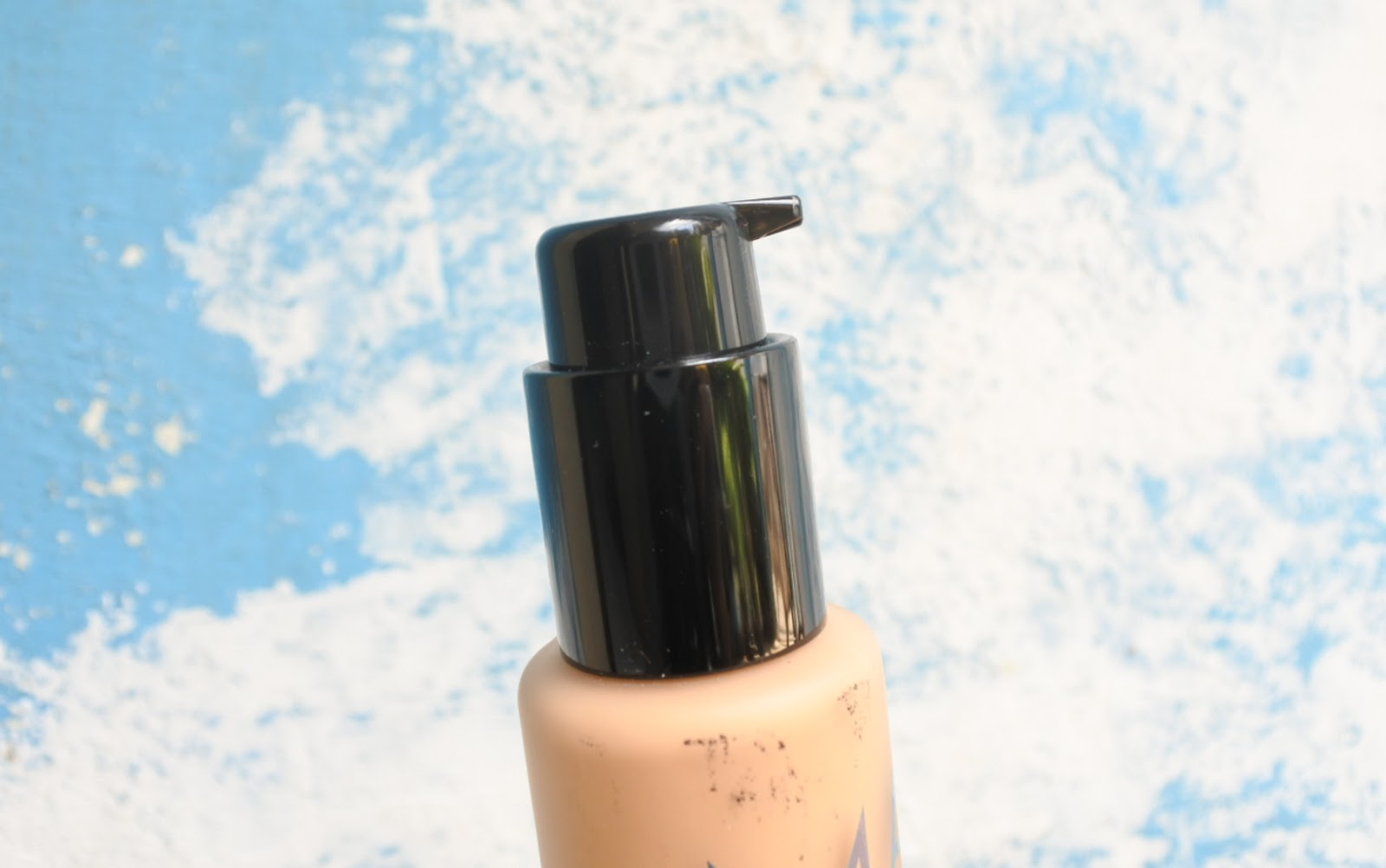 Make Over Ultra Cover Liquid Matt Foundation – 05 Velvet Nude ...
