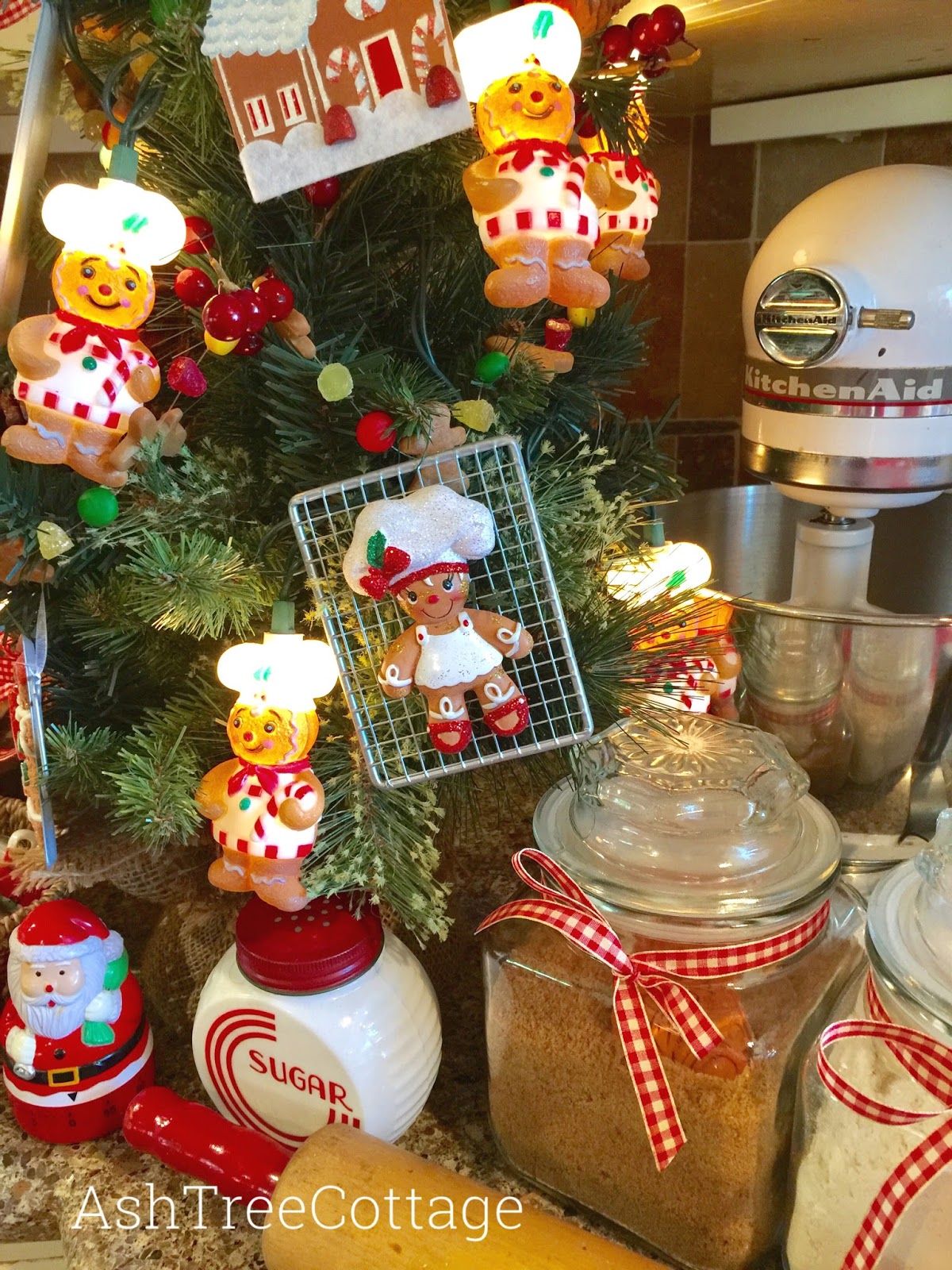 Ash Tree Cottage: Meet Chef Gingerbread!