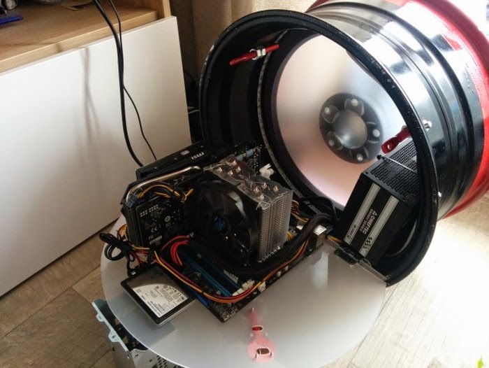 Man Turns His Wheel Rim Into The Ultimate PC (50 pics) - World Of ...