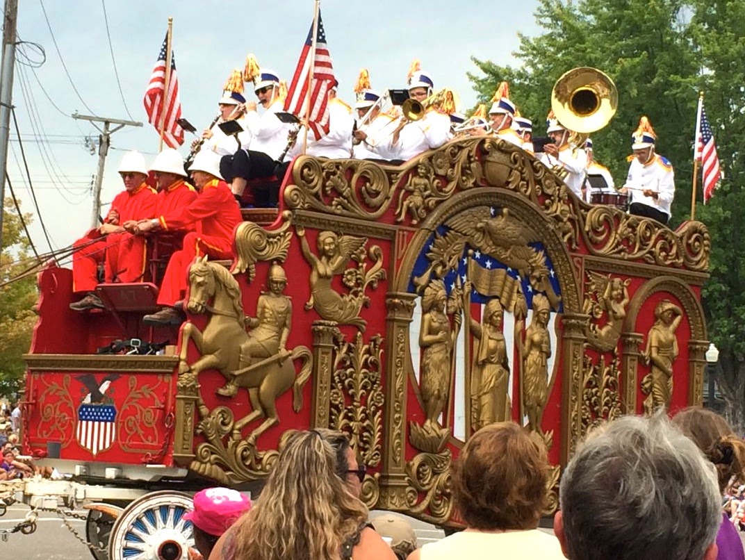 Pleasant Living: THE CIRCUS WORLD MUSEUM PARADE