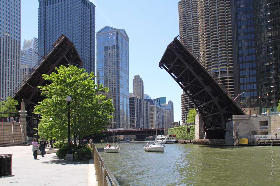 Chicago - Architecture & Cityscape: Chicago River Bridge Lifts