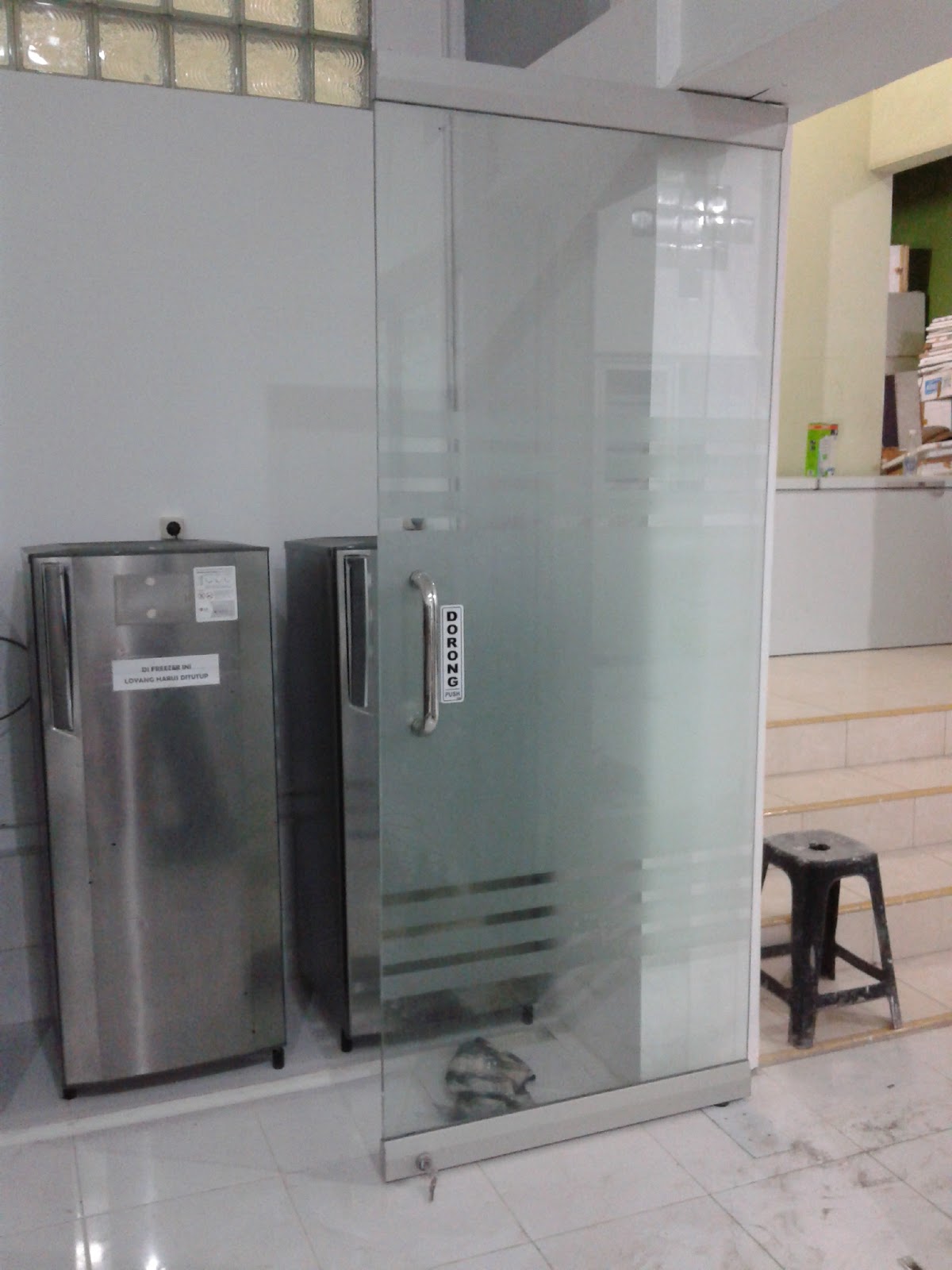 Ide 40+ Pintu Frameless Aluminium