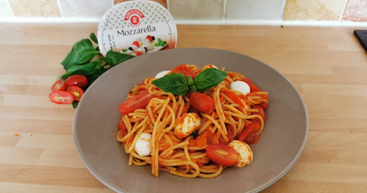 Tantrums To Smiles: Tomato and Mozzarella Spaghetti - Quick & Easy ...