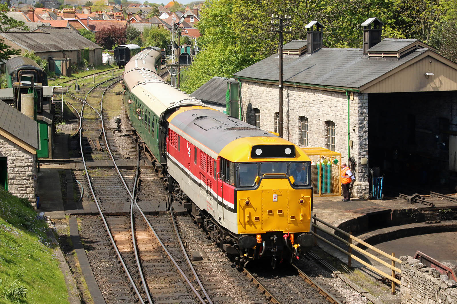 47s and other Classic Power at Southampton: Swanage Railway Diesel Gala ...