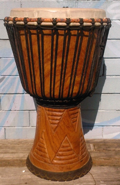 BAINDU TAMBA: Baindu's market stalls, hand-weaving, hair braiding ...