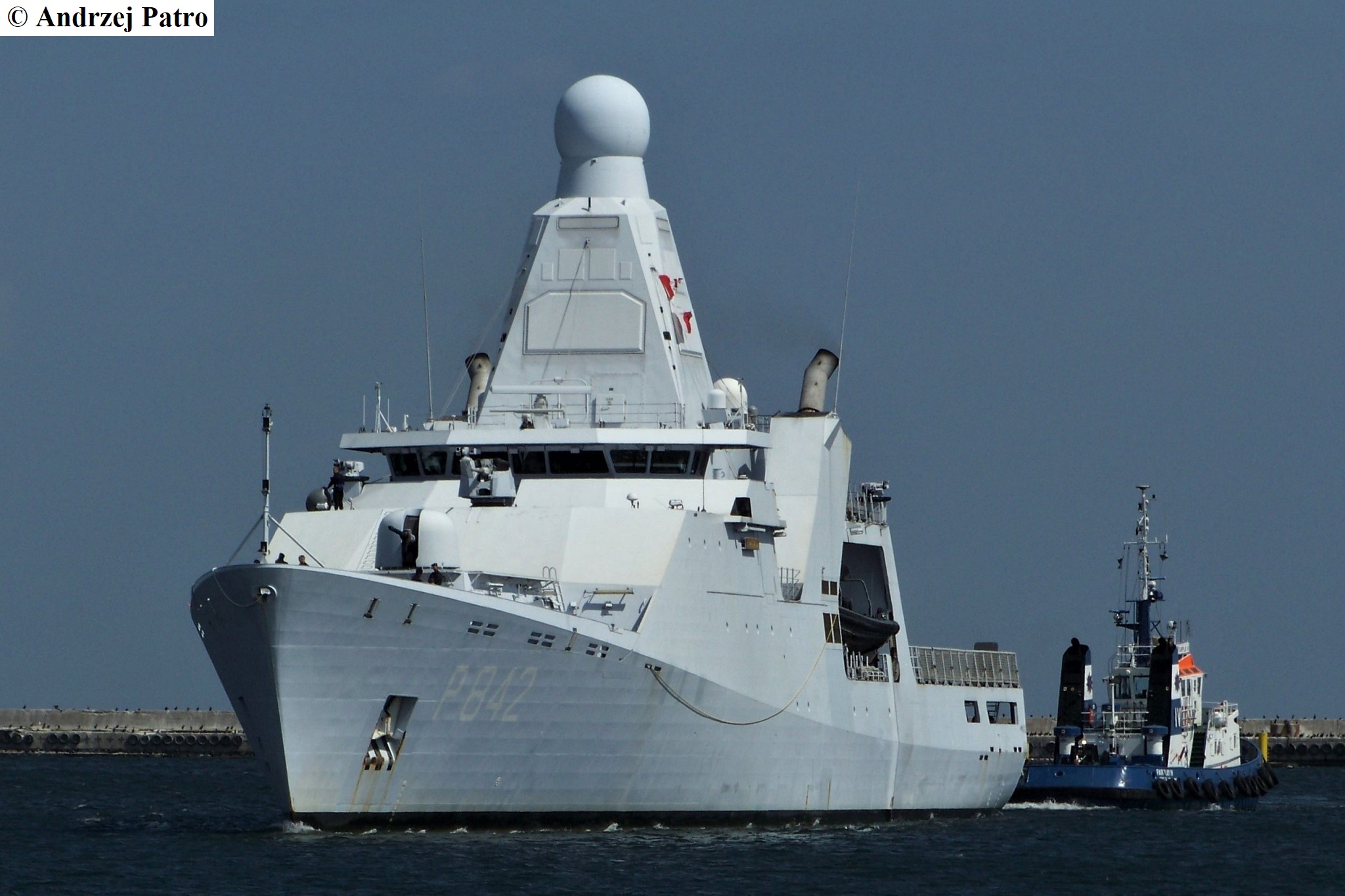 W obiektywie shipspottera czyli z migawką nad portową sadzawką: Z cyklu ...