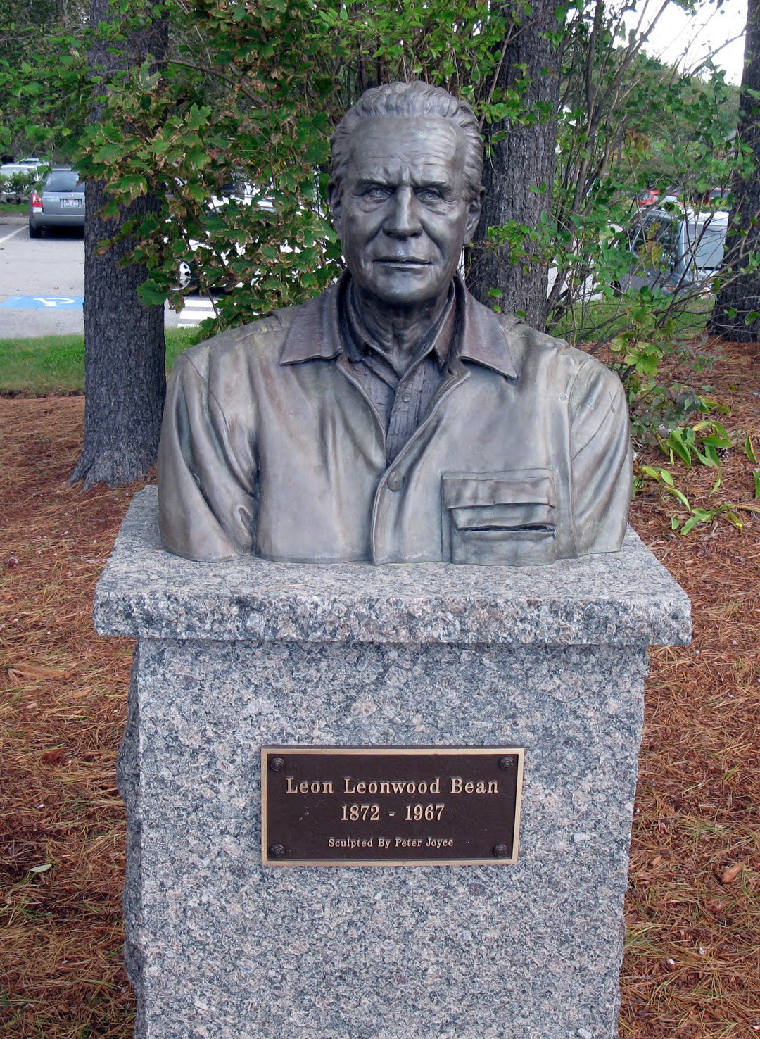 Eccentric Roadside: Bean there, done that: Freeport, Maine's L.L. Bean ...