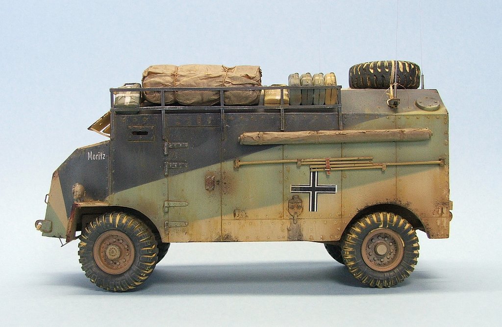Panzerserra Bunker- Military Scale Models in 1/35 scale: AEC Dorchester ...
