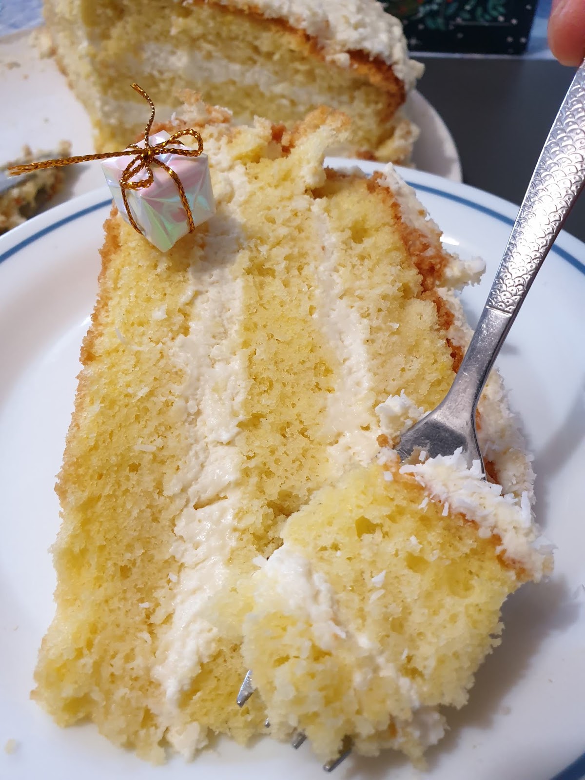 FloViCook: Génoise moelleuse fourrée à la crème de coco