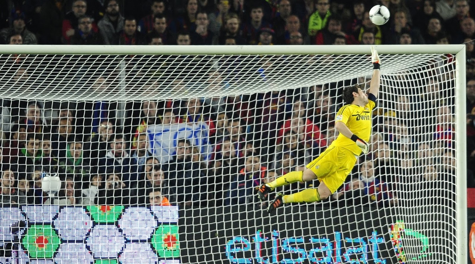 Iker Casillas Ultimate Saves Compilation 2002 - 2014 HD | Tem De Tudo(Beta)