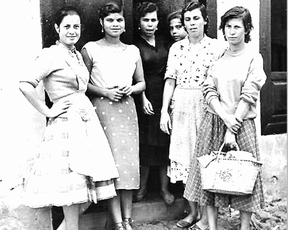 EFEMÉRIDES: MODA ITALIANA EN EL PUERTO DE LA CRUZ EN EL TIEMPO