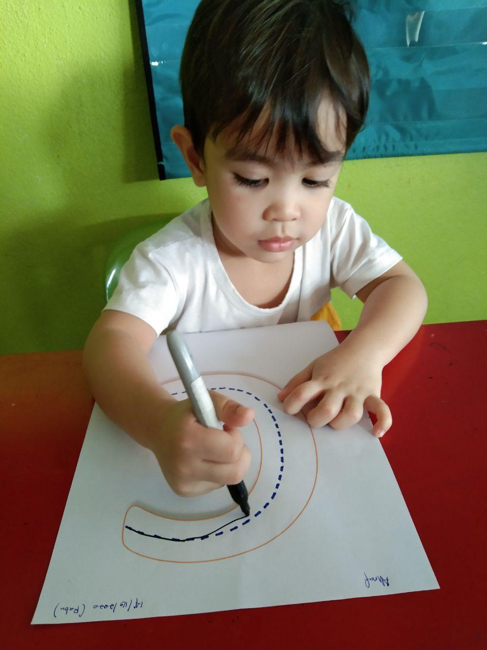 Taska Ummi Ida: Aktiviti 3 Tahun : Aktiviti Menyurih Huruf Cc