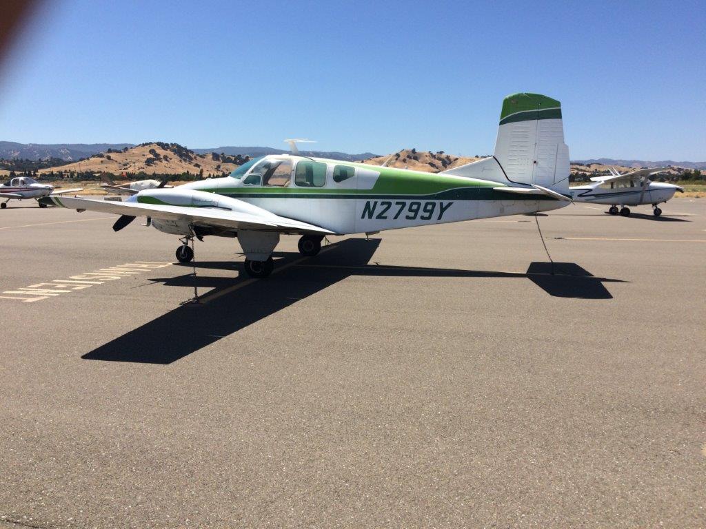 Kathryn's Report: Beechcraft 95, N2799Y: Right engine caught fire ...