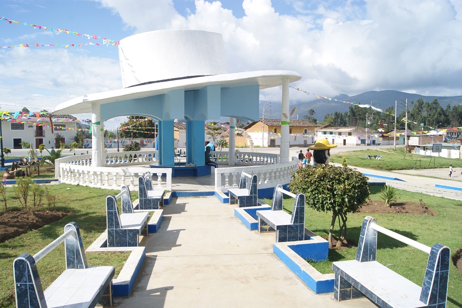 F I R M A D O S: CELENDÍN, LA “CIUDAD DE LOS SOMBREROS”