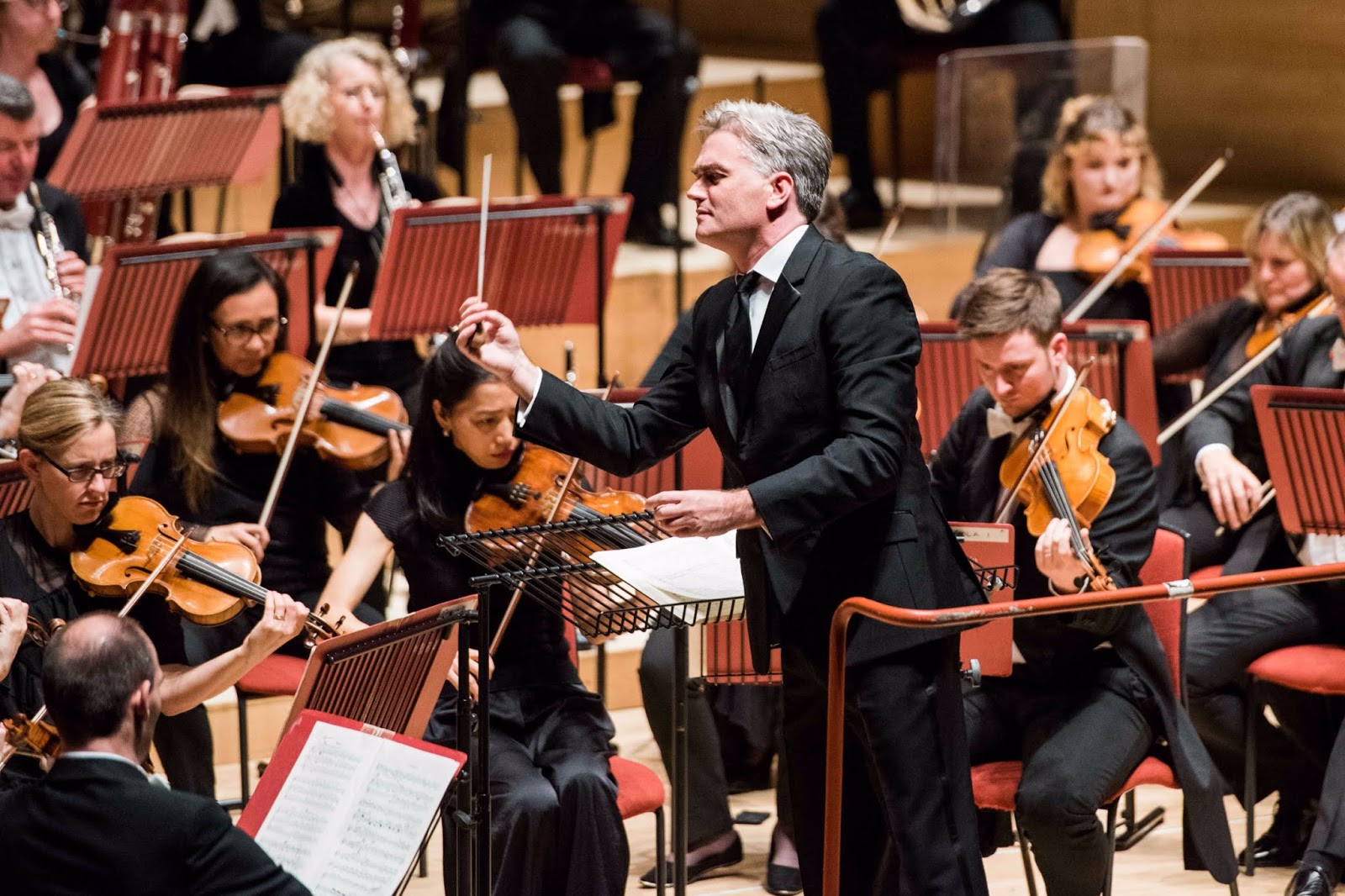 Planet Hugill: Exciting, colourful & a challenge: Clarinettist Mark van ...