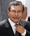 MALAYSIA IN CRISIS: Dinasti Azlan Shah