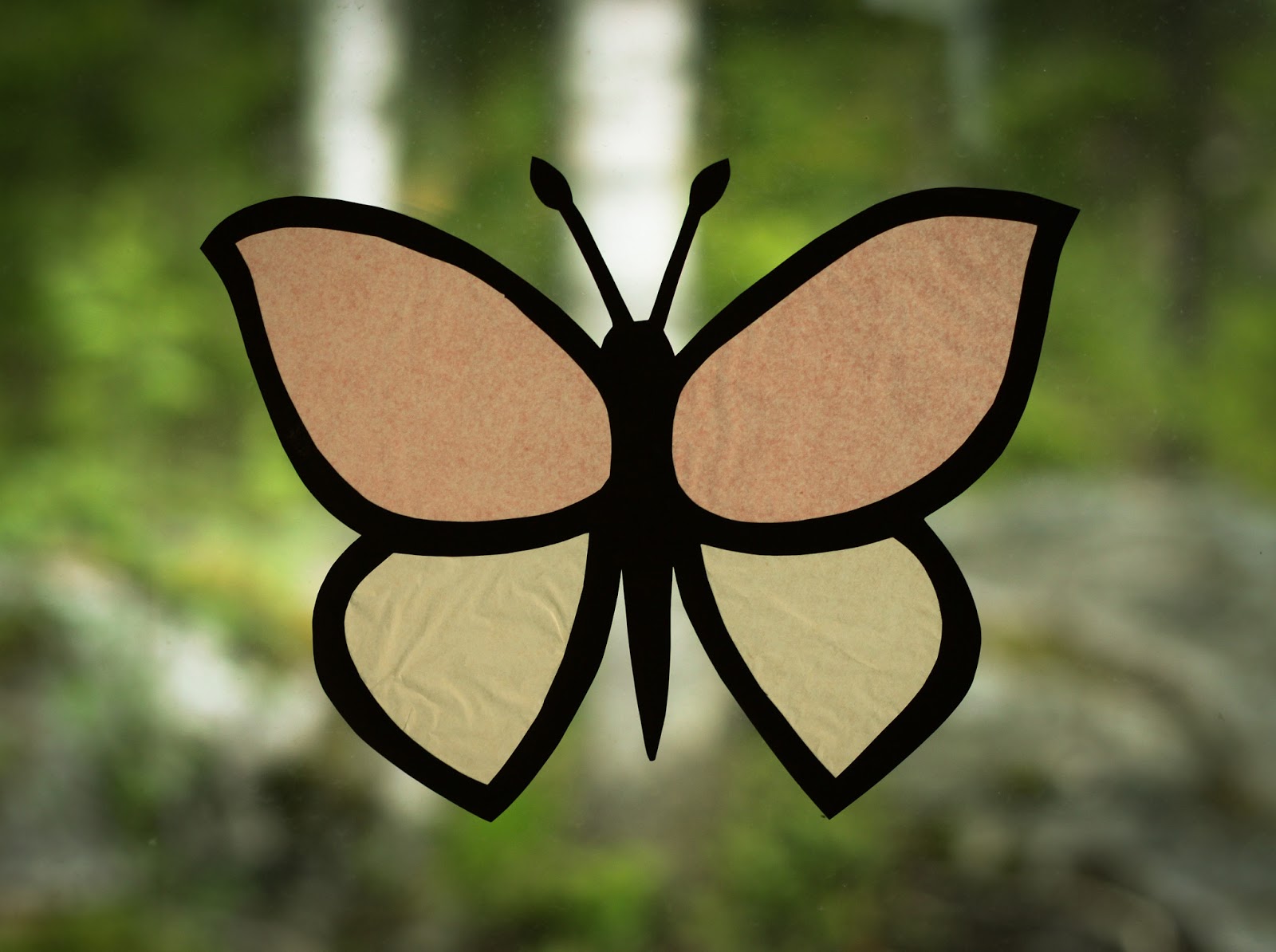 Askartelijan idealaari: Silkkipaperiperhonen