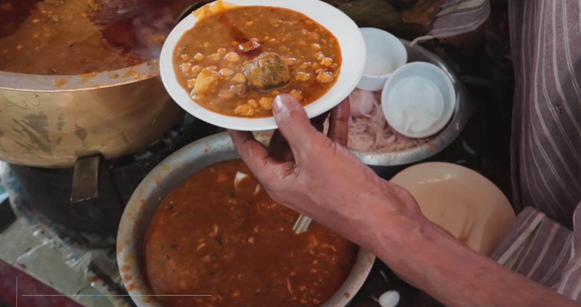 bhogal chaat at Connaught Place || delhi street food 2019 - DELHI ...