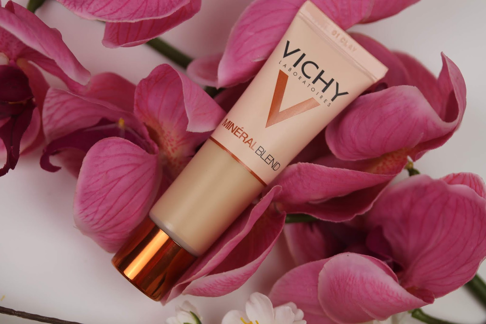 Glam & Shine - Beautyblog: Vichy Mineralblend Foundation - Swatches und ...