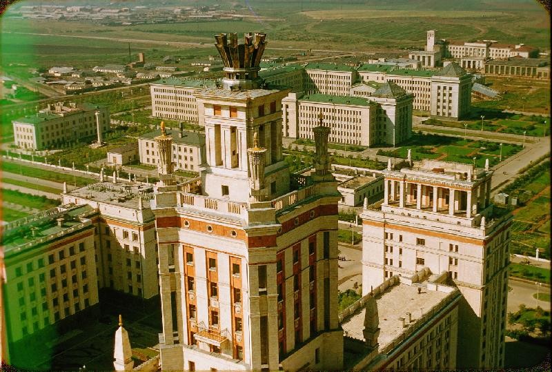 47 Fascinating Color Photographs That Capture Street Scenes of the USSR ...