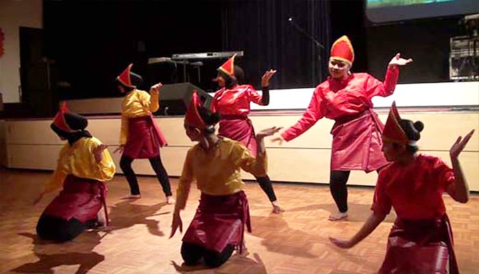 Tari Selampir Delapan