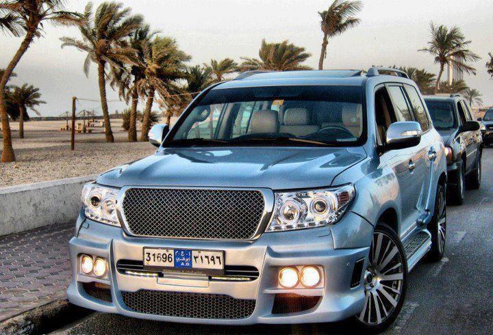 Modified Cars and Trucks: Silver Toyota Land Cruiser Modified