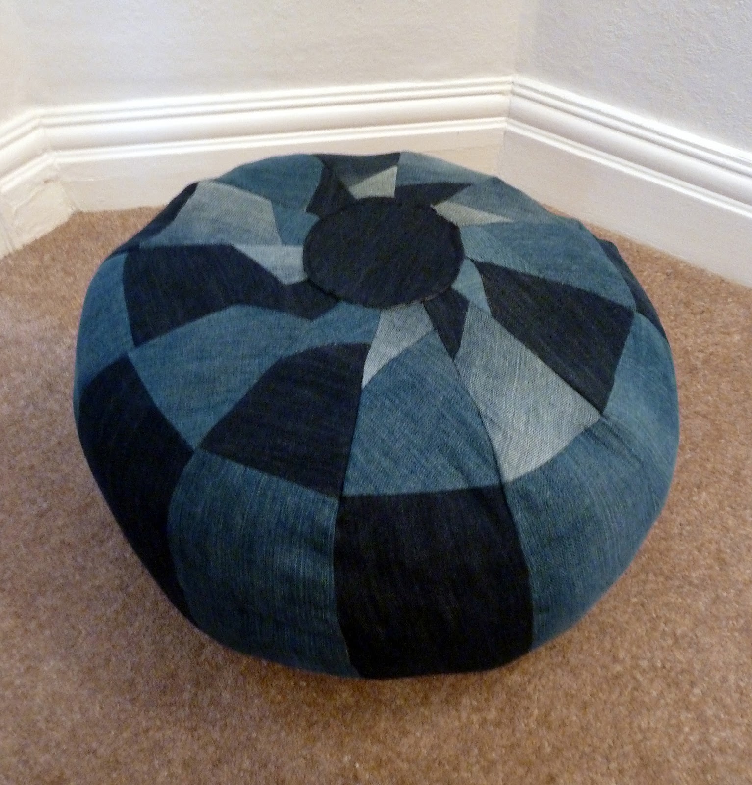 Calli's Crossing: Denim Pouf Tutorial
