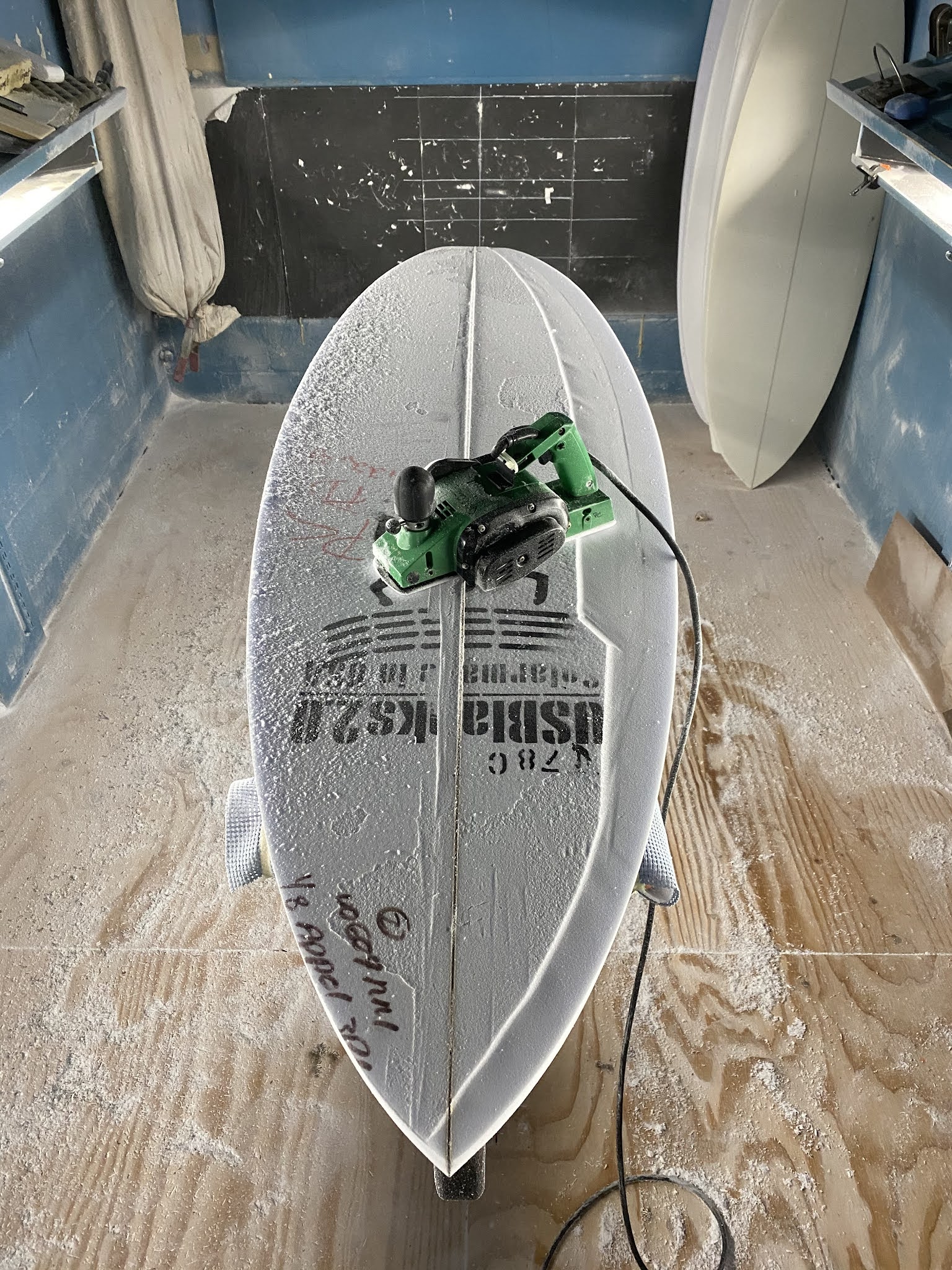 Surfer-Shaper-Artist : Building custom surfboards since 1993 Paul Carter