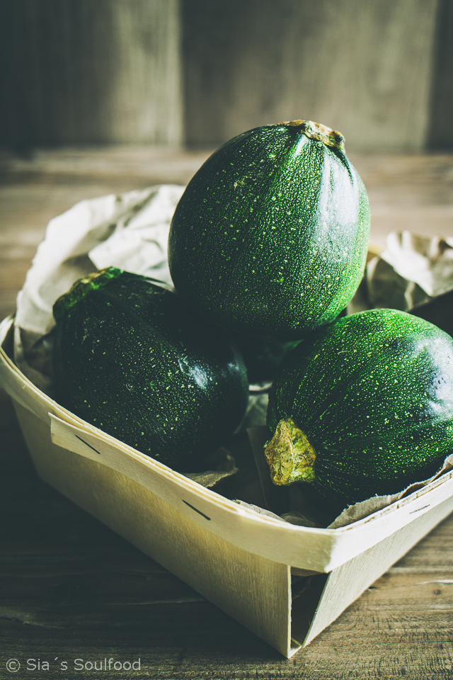 sia´s soulfood foodblog: Gefüllte runde Zucchini mit Couscous und Feta