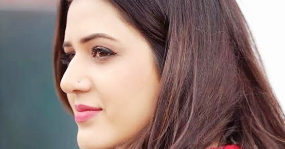 Isha Rikhi (Punjabi Actress) wiki, Age, Boyfriend, Family, Biography ...