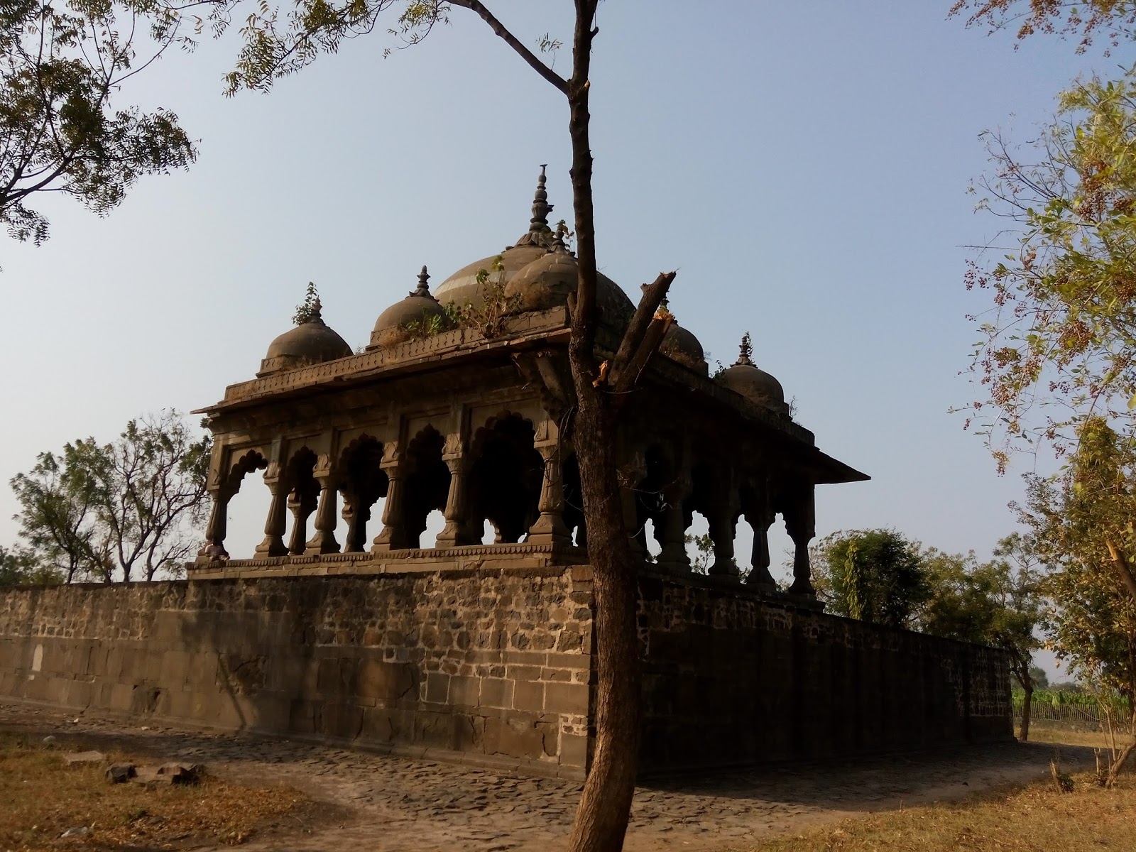 Raja Jai singh ki chhatri in Burhanpur in Madhya Pradesh | The journey ...