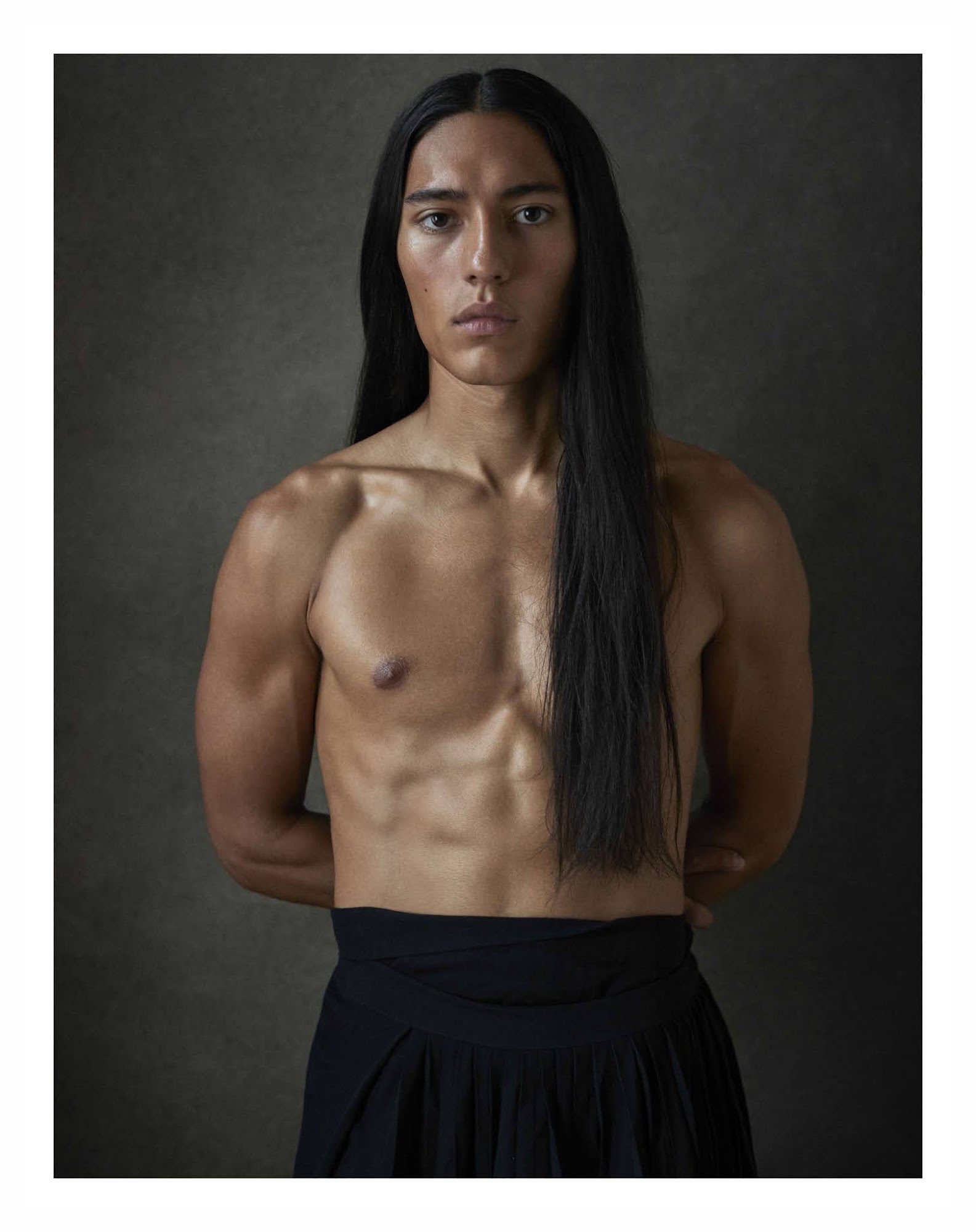 Cherokee Jack posa para Man of Metropolis en fotos de Richard Phibbs