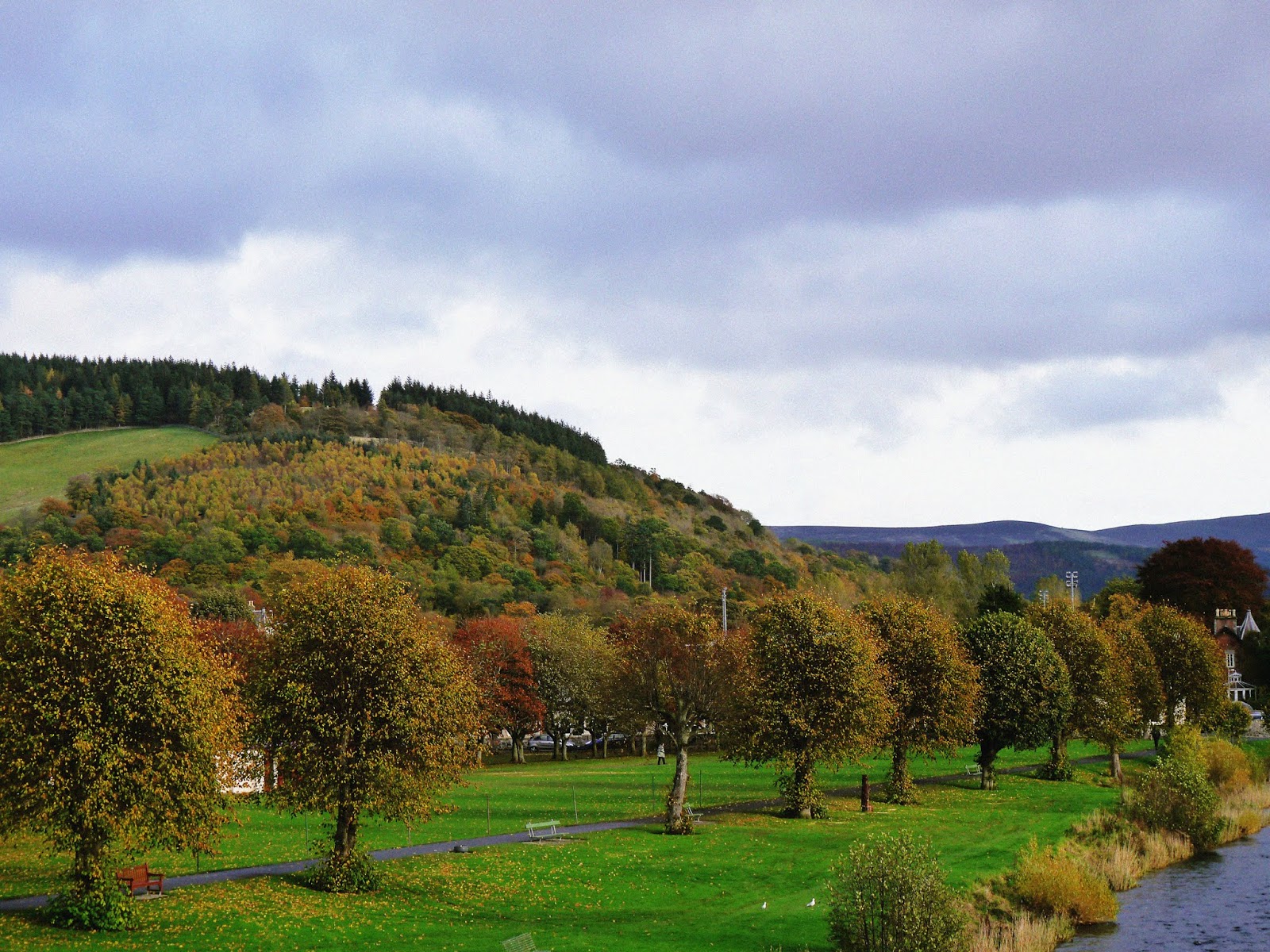 Visiting Scotland in the Fall. Part 1- Peebles.