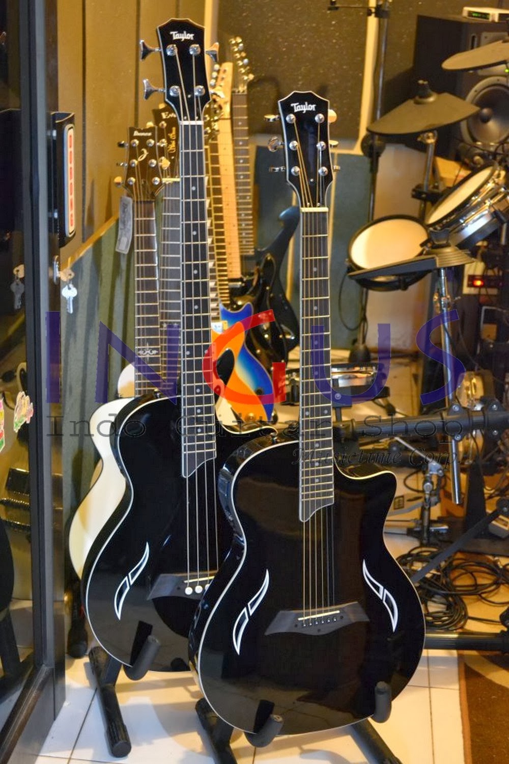 Jual Gitar: Taylor T5 Black Custom